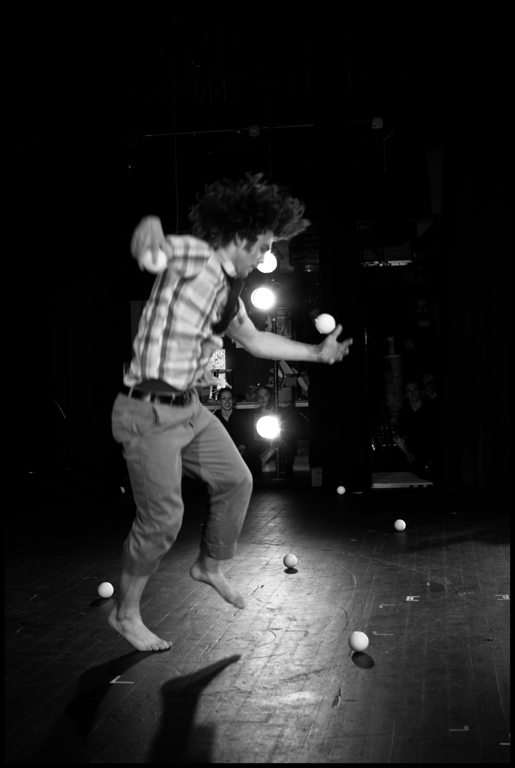 WallThom- Juggler ⋆ Thom Wall