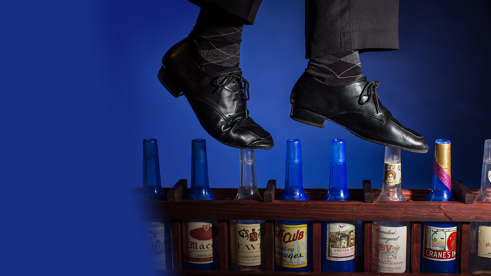 Thom Wall - Walking on bottles ⋆ Thom Wall