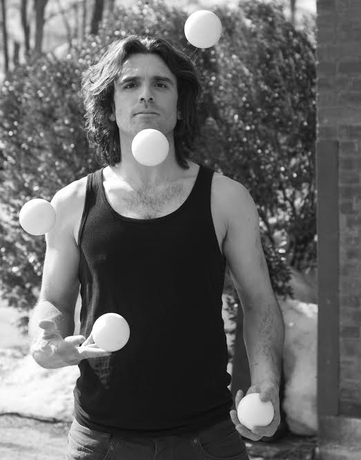 Thom Wall - Juggler - Headshot BW ⋆ Thom Wall